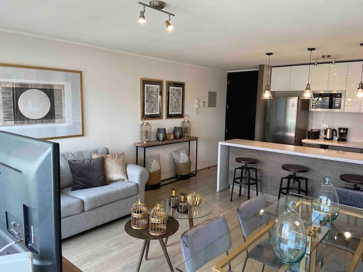 Piscina, Mall Arauco Y Calefacción Central - Las Condes