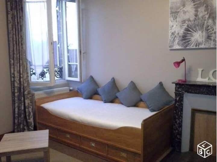 Beau Studio Meublé  25 M² -Oise-60 - Creil