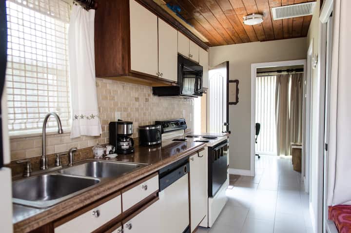 Cottage - Daytona Beach, FL