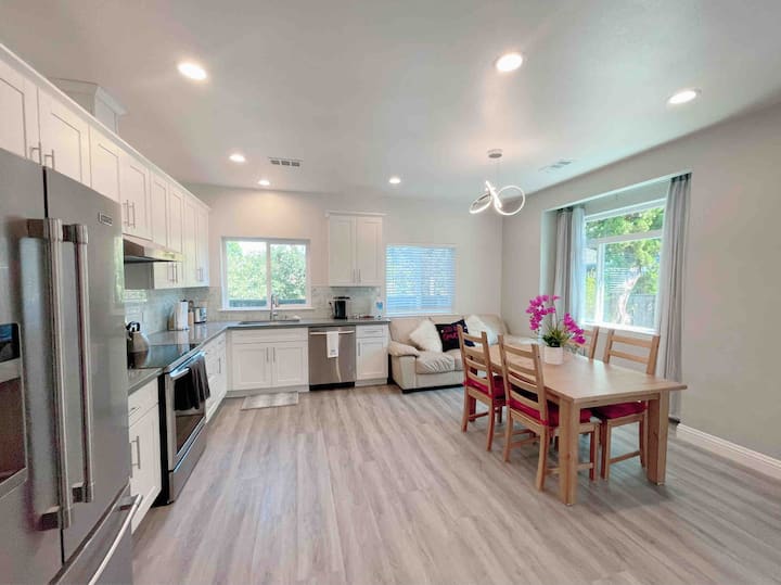 New, Modern 2-bedroom House In Safe Neighborhood - Santa Clara, CA