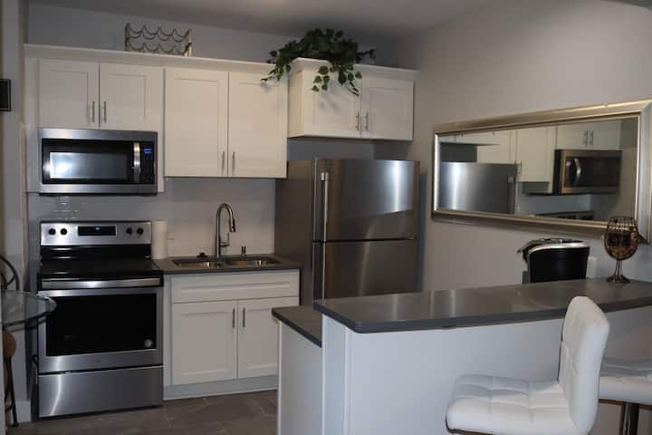Crisp 1 Bedroom Long Term Stays Giga Wifi - Omaha, NE