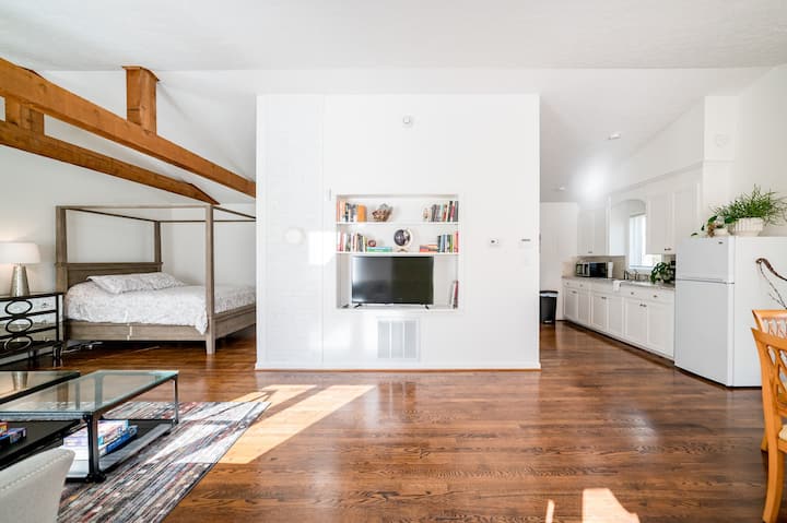 Amazing Woodland Retreat - 15 Min To Liberty, Uofl - Virginia