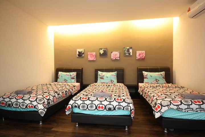 Shamrock Seaview Villa #9 Sleep 24 - Batu Ferringhi