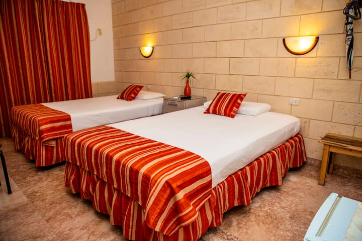 Hostal Maikel Casa Con 7 Habitaciones. - The Bahamas