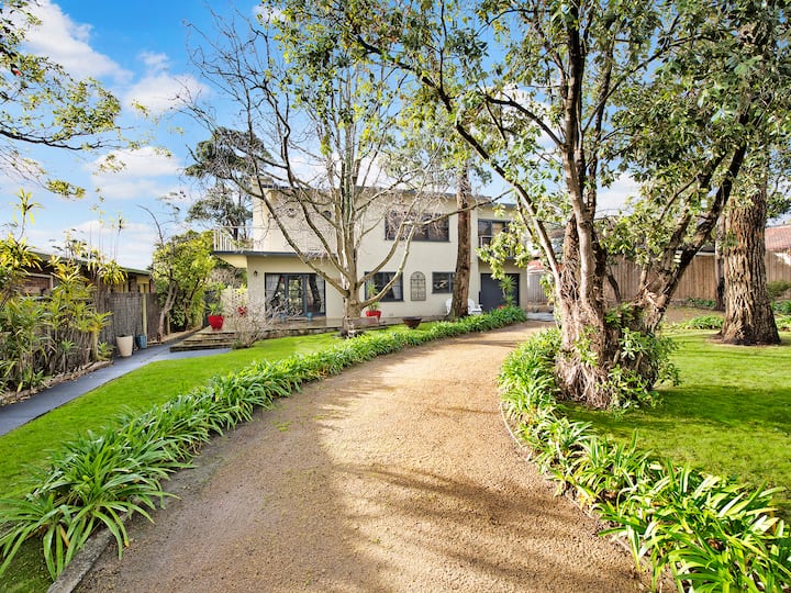 The Ship House - Mornington