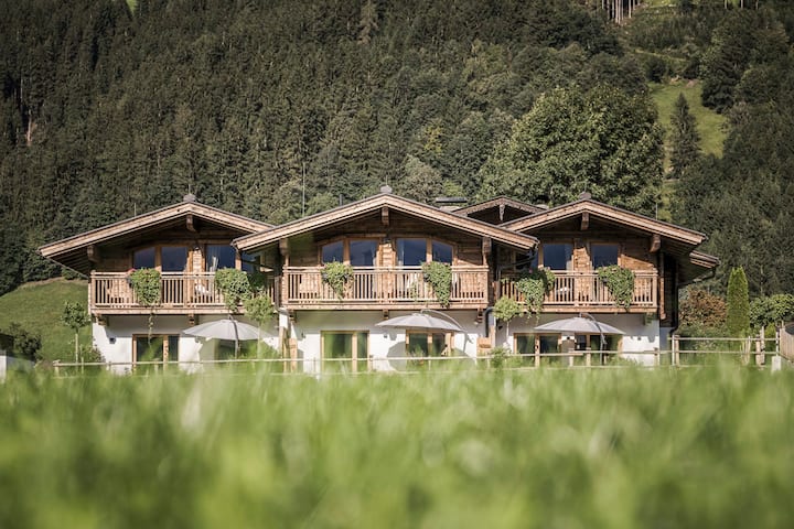 Wohlfühl-chalet "Edelweiss" Mit Whirlpool - Zillertal, Ravina, Austria