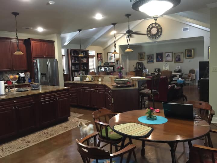 The King's Quarters - Oxford, MS
