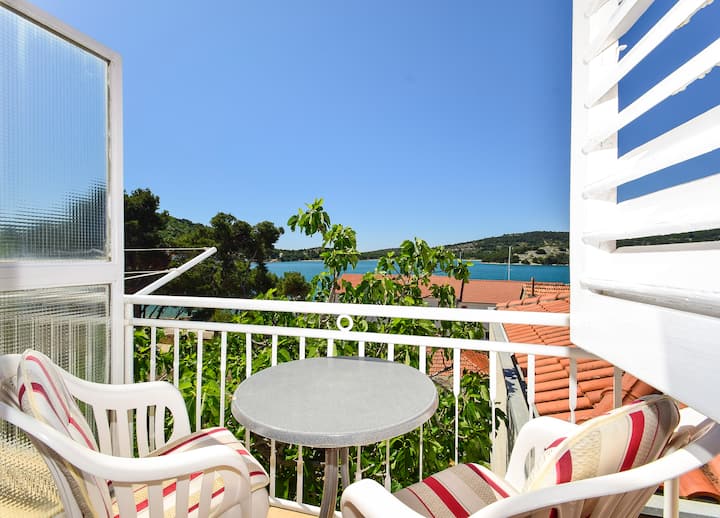 Ap3, Nice Apartment For Two - Tisno