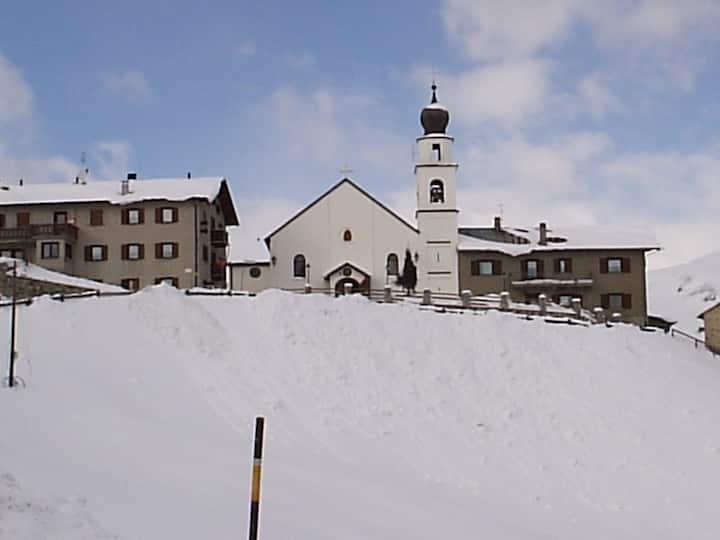 Entire Chalet For 20 To 30 Pers. - Self Catering - Livigno