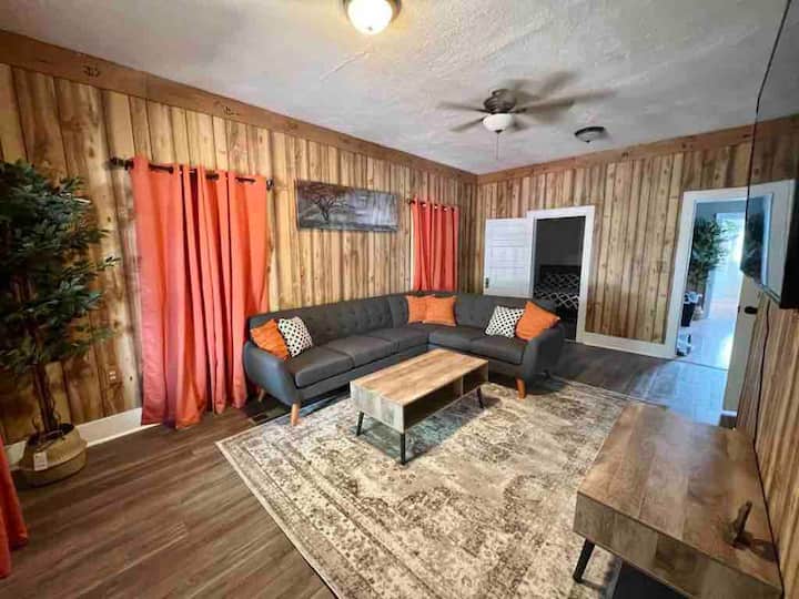 Rustic Western Getaway At Hot Springs State Park! - Hot Springs County