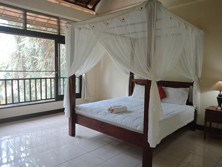 Taman Mesari Guest House Room D-ubud Center- Pool. - Ubud