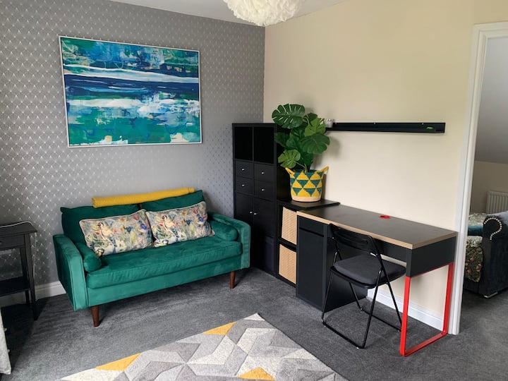 Very Cozy One Bedroom Flat In Quinton With Parking - Birmingham