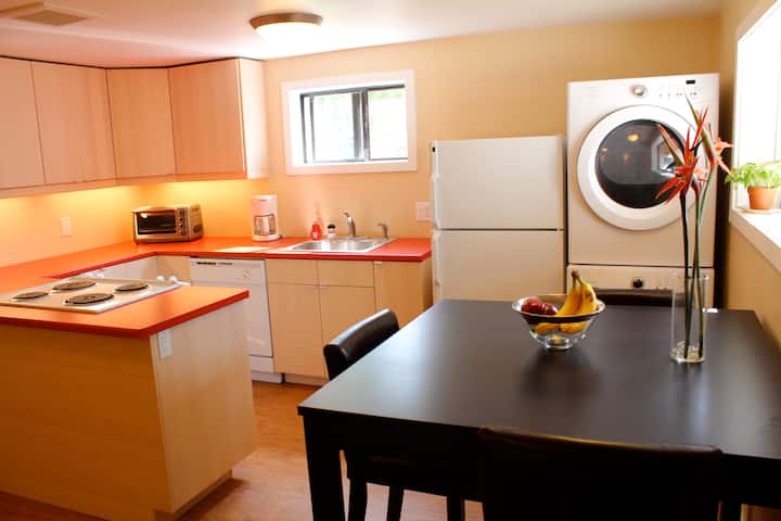 Downtown Apt- Amazing Location! - Boulder, CO