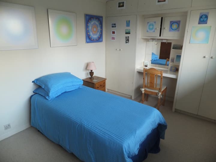Peaceful Downstairs Bedroom In Pembrokeshire - Cardigan