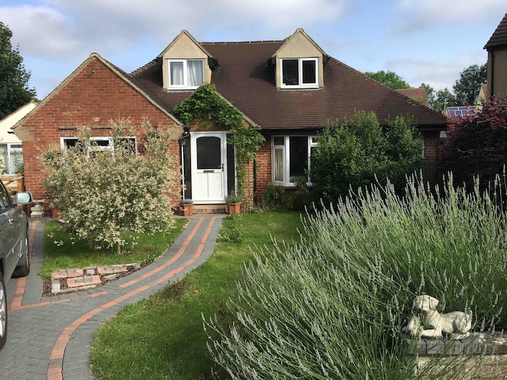 Quiet Modern Bedroom +Breakfast, Parking & Gardens - Oxford