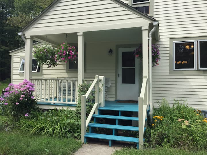 The Pine Cone Cottage - Woodstock, NY