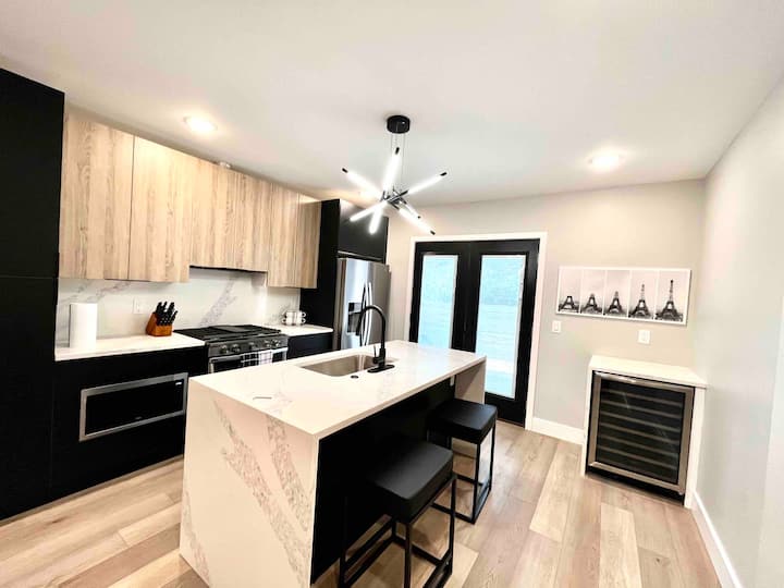 House With Rooftop & Backyard New Construction - Philadelphia, PA