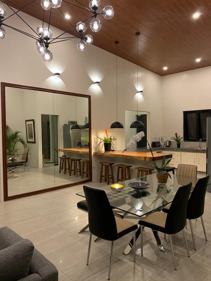 The Great Molave Deluxe Room - Alfonso