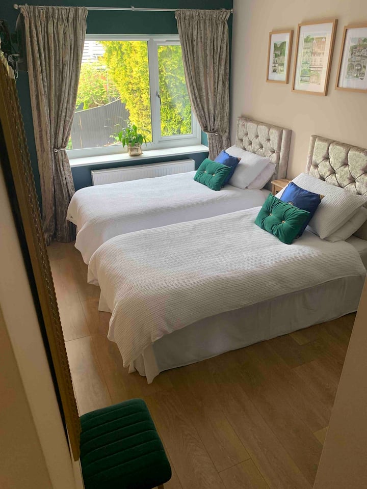 Harrogate - Ideal Location Self Cont. Twin Room. - Harrogate
