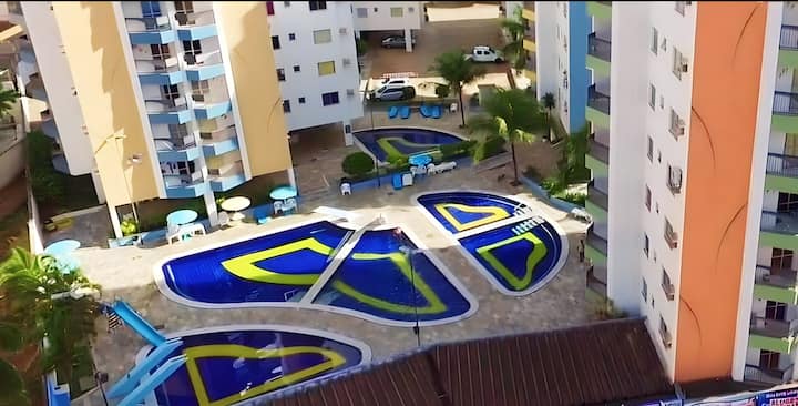 Apartamento Charmoso Com Piscinas E Sauna - Caldas Novas