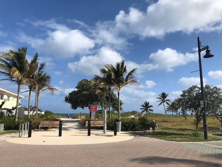 Private Suite # 7, Five Minutes Walk To Beach. - Pompano Beach, FL