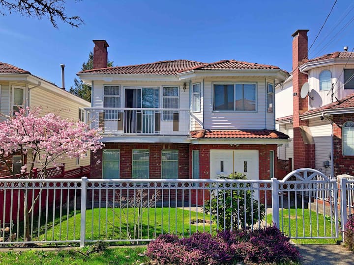 Clean Family Home Central Near Downtown & Airport - Vancouver