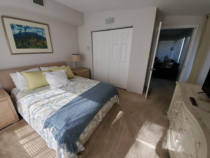 Best Upscale, No Short Term - Hollywood, FL