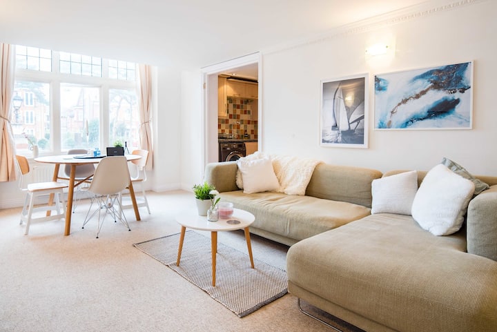 Victorian Duplex In Burlington Mansions - ボーンマス