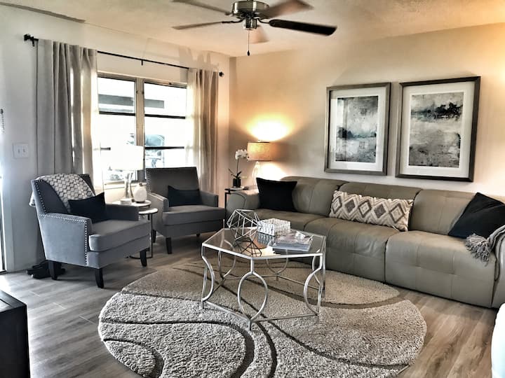 2 Rooms/ 3 Miles To Beach/mercato & 5th Ave - Naples, FL