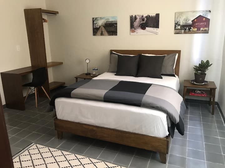 Casa Azul Amplias Habitaciones, Gran Iluminación - Guadalajara