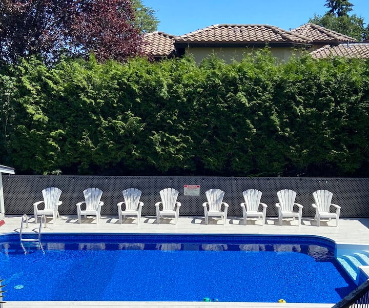 Espresso • 48% Savings • Airport • King Bed - Ladner
