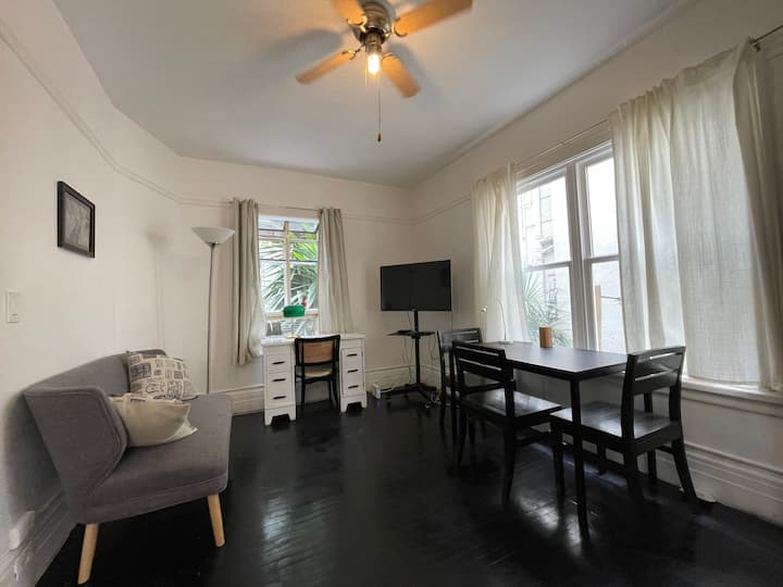 Charming One Bedroom - San Francisco, CA