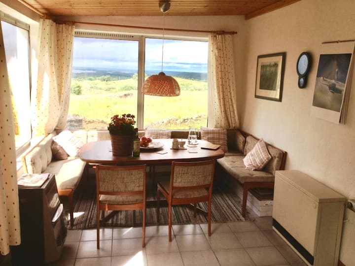 Cozy Cottage With Breathtaking Views In Connemara - Galway