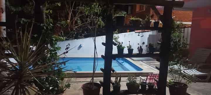 Suíte Com Piscina Em Meio A Muito Verde - Águas de São Pedro