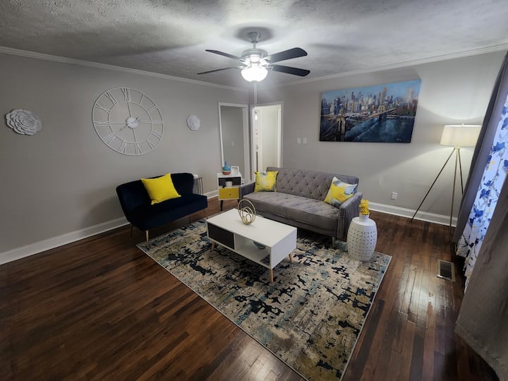 Contemporary Stay 10 Mins To Ft Moore 2 Mins Csu - Columbus, GA