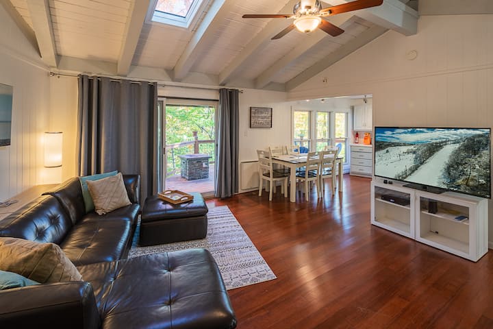Beautifully Renovated Condo .5 Mile To The Slopes - Beech Mountain, NC