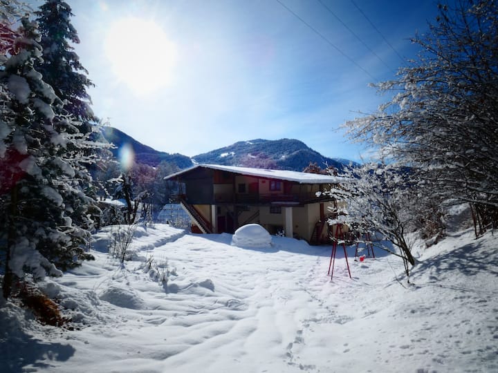 Savoie, Grand Appartement "La Raysse" 12 Couchages - Saint-François-Longchamp