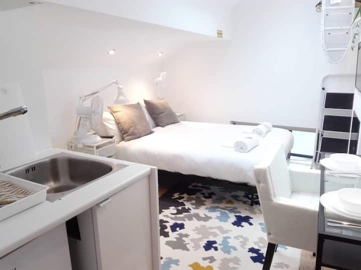 'Pure Shores' Ls6 Studio Meanwood Leeds - Leeds