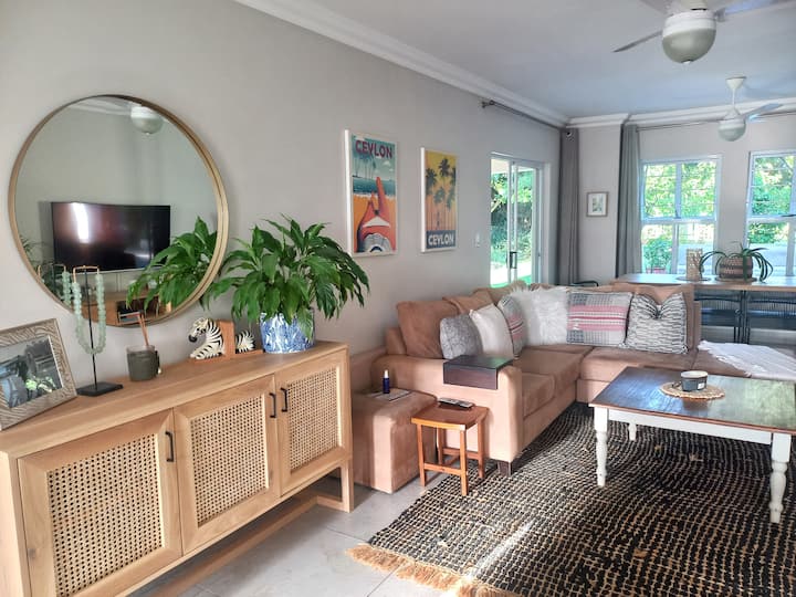 Lovely 2 Bedroom Unit With A Pool In Secure Estate - Dolphin Coast