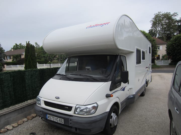 Camping Car 4 Places Sur Le Camping De Martel - Collonges-la-Rouge