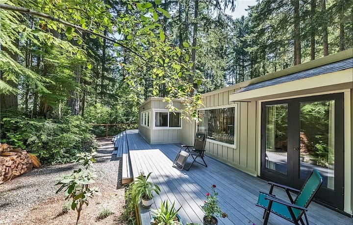 Captain's Hideaway - Escape To Anderson Island - Anderson Island, WA