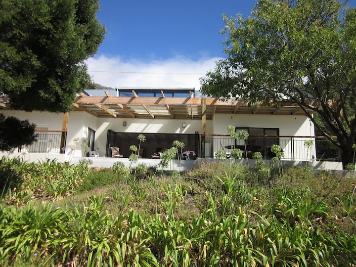 Family Home Situated In A Quiet, Mountain Area - Ciudad del Cabo