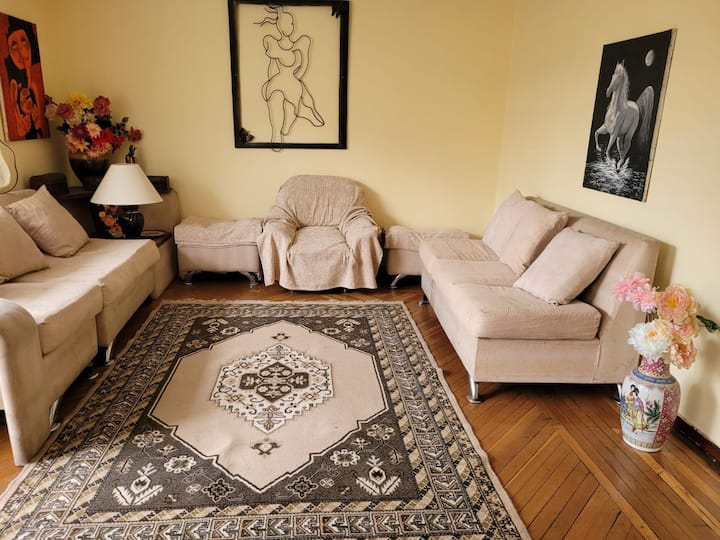 Bienvenido A Tu Nuevo Hogar: Precioso Departamento - Quito