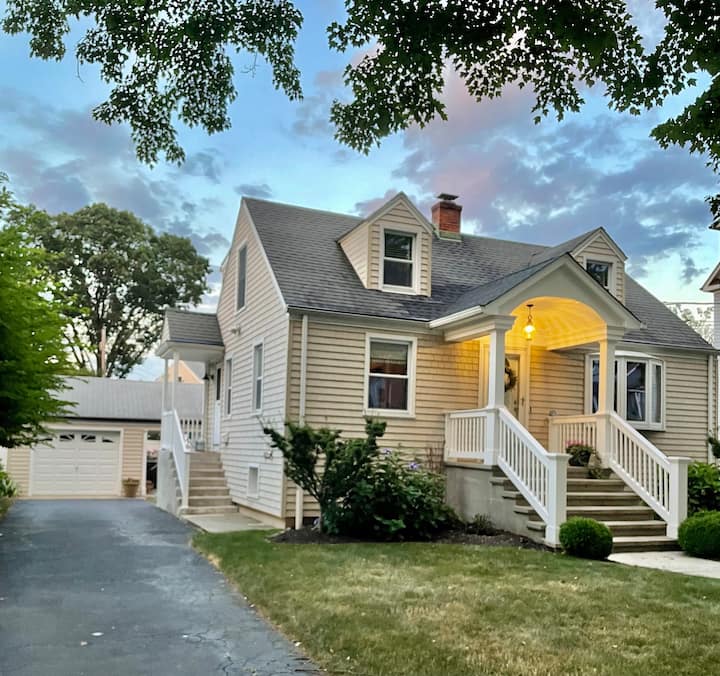 Fairfield Beach ⛱Renovated Cape - 3 Bed 2 Bath - Bridgeport