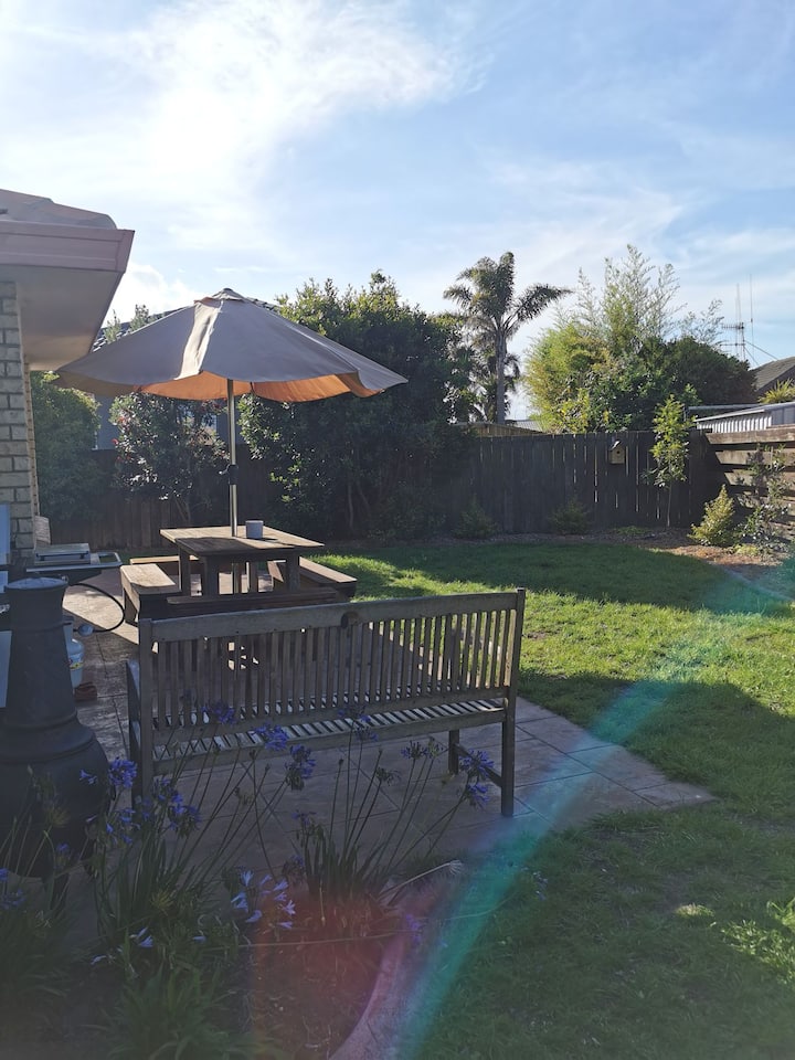 Sunny, Centrally Located Home In Mount Maunganui - 