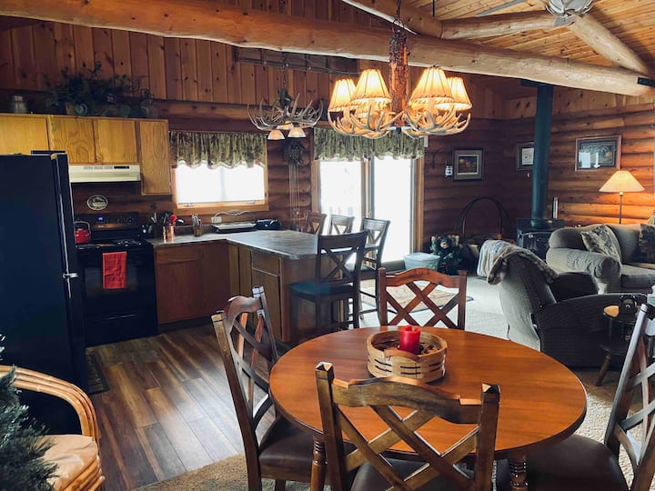 10 Best Cabins With Hot Tub Near Deadwood, South Dakota - Updated 2024 ...