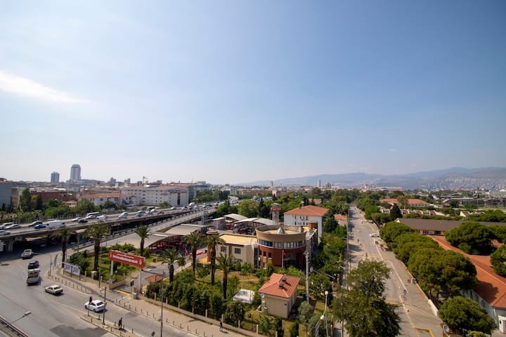 ŞEhrin Merkezinde Ekonomik Bir Konaklama Fırsatı - İzmir