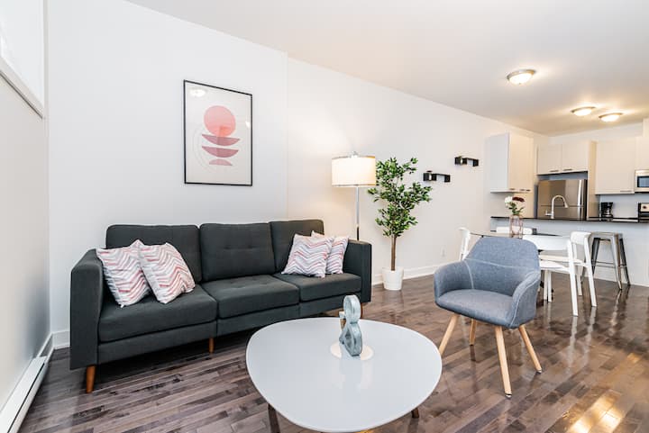 Spacious 2br | Near Sherbrooke & St‑laurent Metro - Montréal, QC