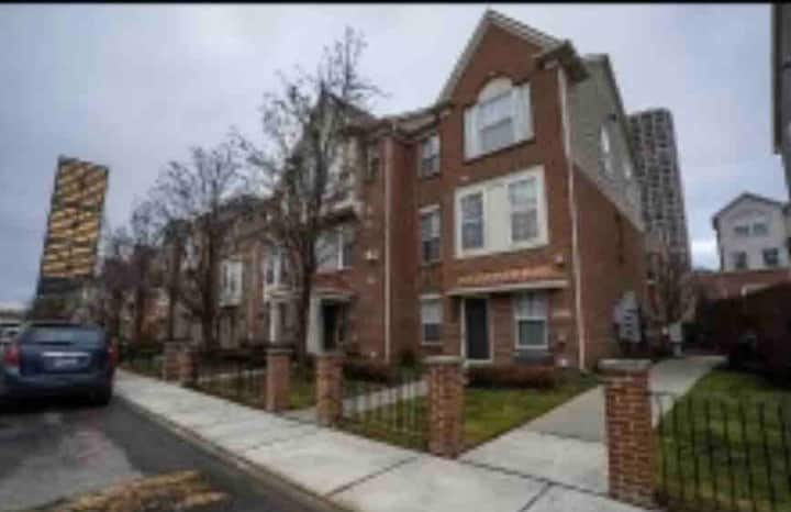 Modern 2 Bedroom Condo - Birmingham, MI