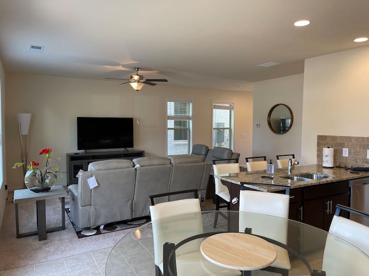 New Spacious Luxury Home Near Norcross & Duluth - Duluth, GA